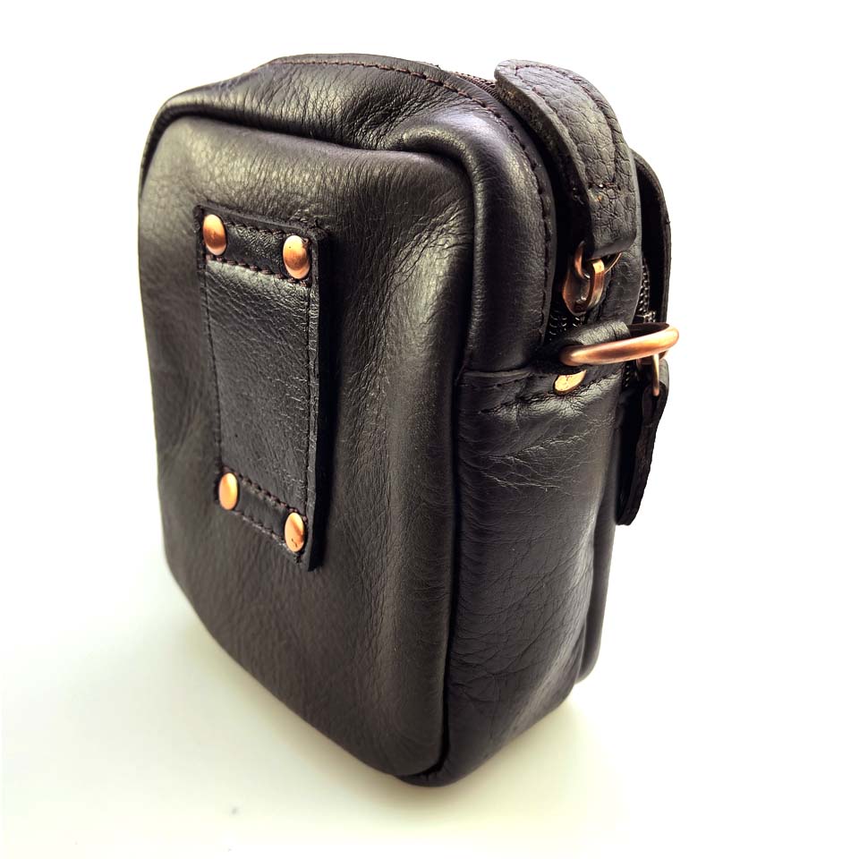 Edwin Genuine Leather Pouch Bag – EDWIN® Official Online Store MY